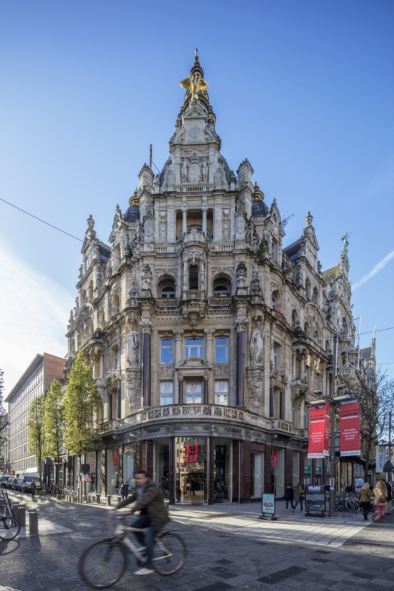Vastned | Sustaining heritage. Vibrant retail spaces.